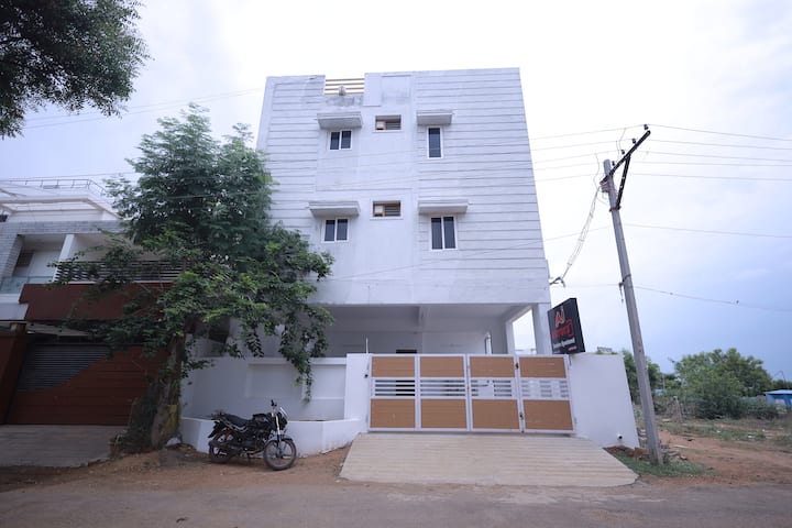 Big Group Stay Near Anna Nagar - Madurai