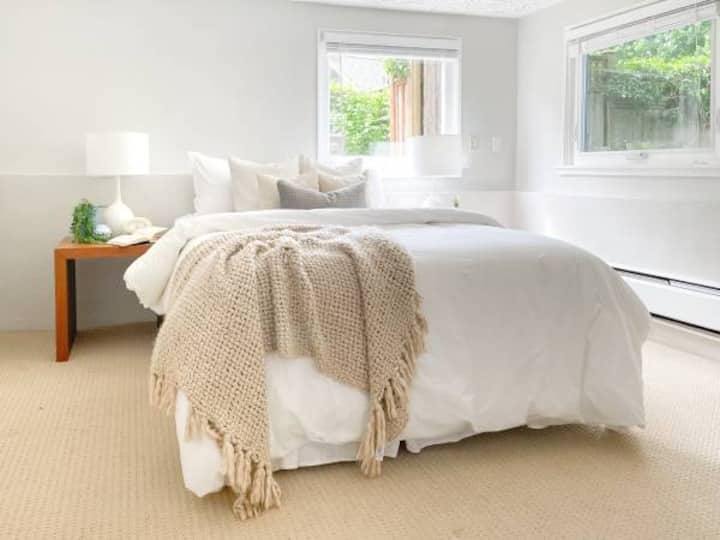 Riley Park 2br Oasis W/ Yard - Vancouver