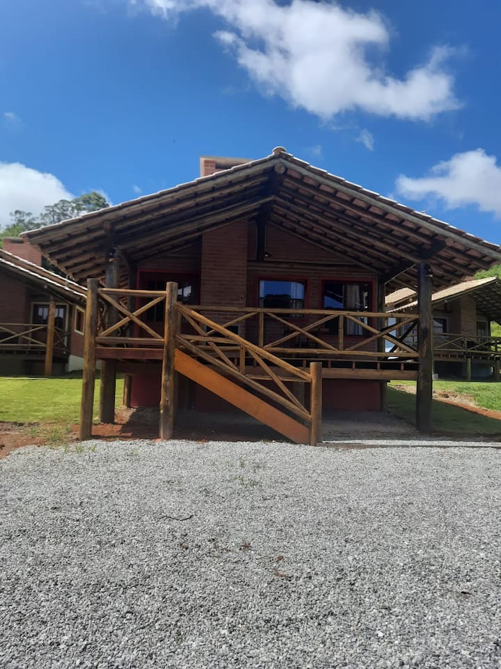 Chalé 2 Labriut: Café Da Manhã - Jacuzzi - Lareira - Santo Antônio do Pinhal