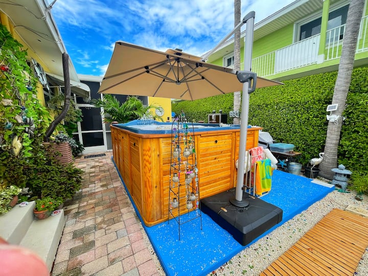 Vaca Key Vacation Rentals with a Fireplace - Florida, United States ...