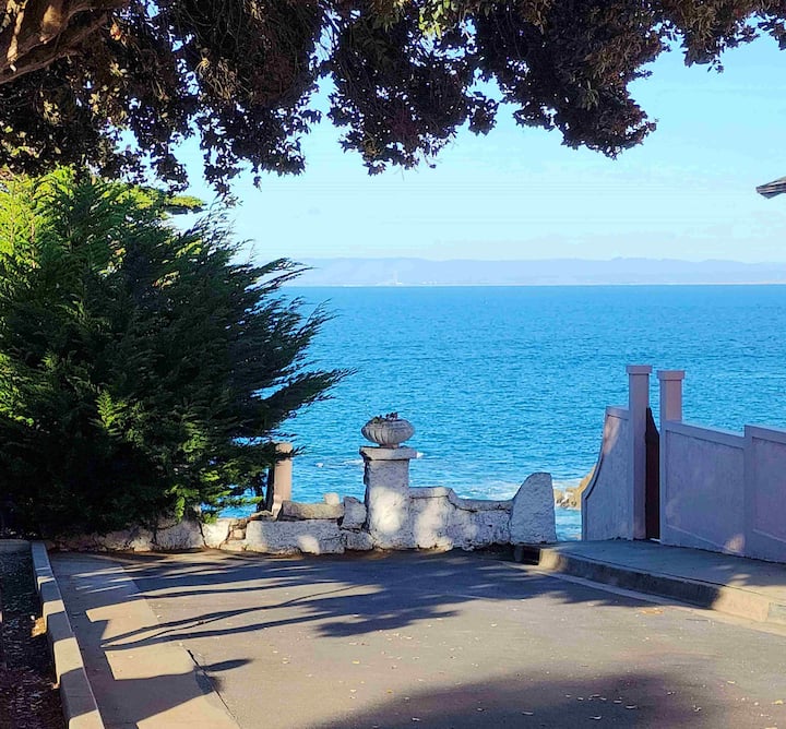 Beach Front Ocean View 8mins Walk To Aquarium 270h - Monterey, CA