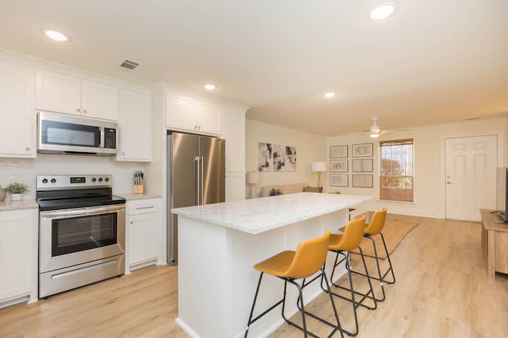 Pleasant Ridge Townhouse - Baton Rouge, LA