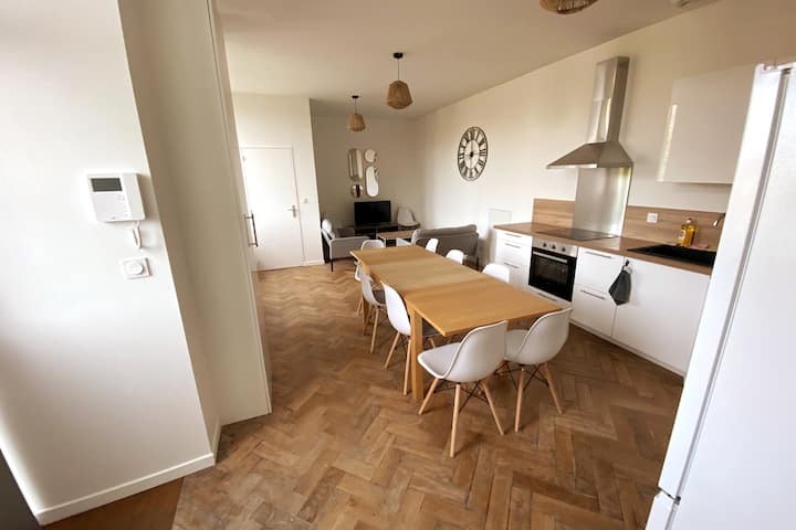 Maison 6 Chambres Avec Extérieur En Plein Centre - Angers