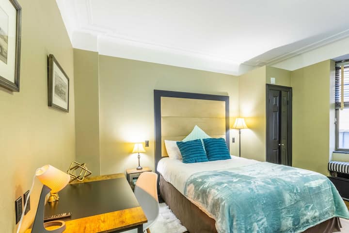 Stunning & Deluxe Hotel Suite | Central Nyc - New York