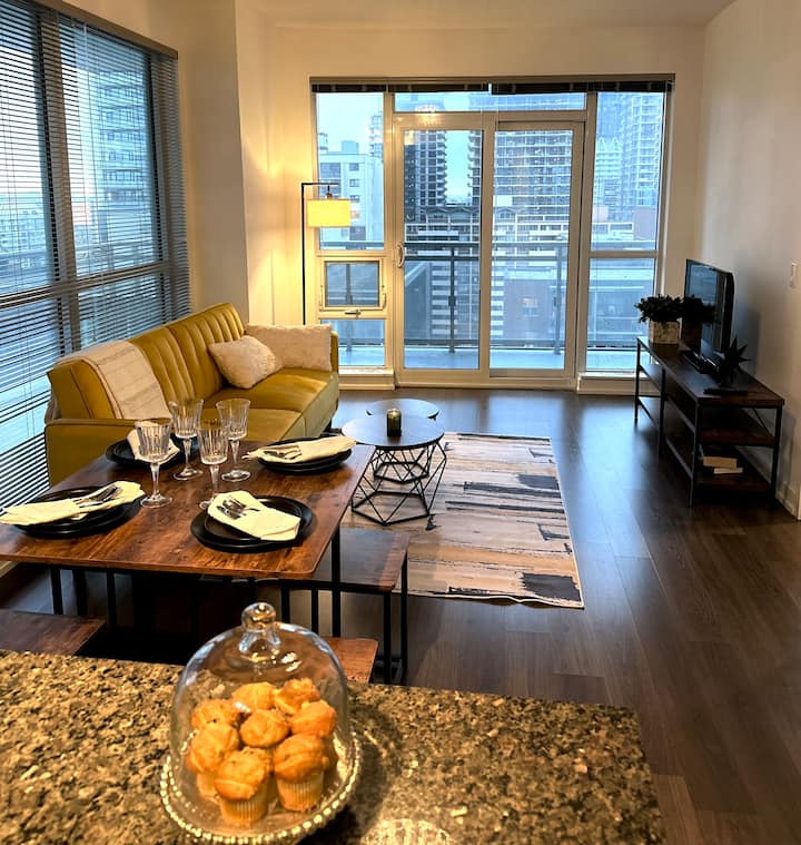 2br | 2 Bath | Pool | Parking | Monthly Stays - Toronto