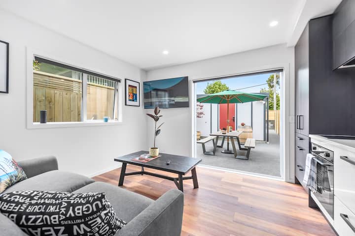 The Bristol Palace Near Nzcis Brewtown - New Zealand