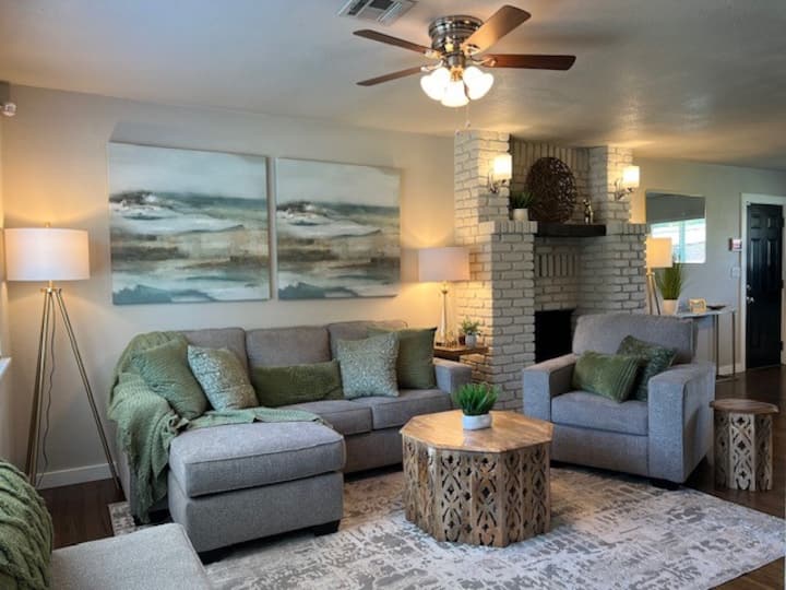 Stylish Downtown Home Near Bok/cains/okpop/gplace - Tulsa, OK