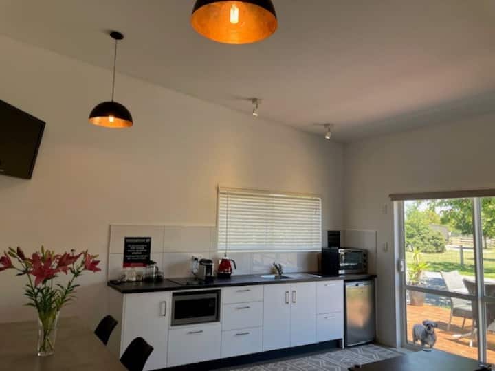 Self Contained, Sep Bdrm, Spacious,sunny & Private - Rolleston