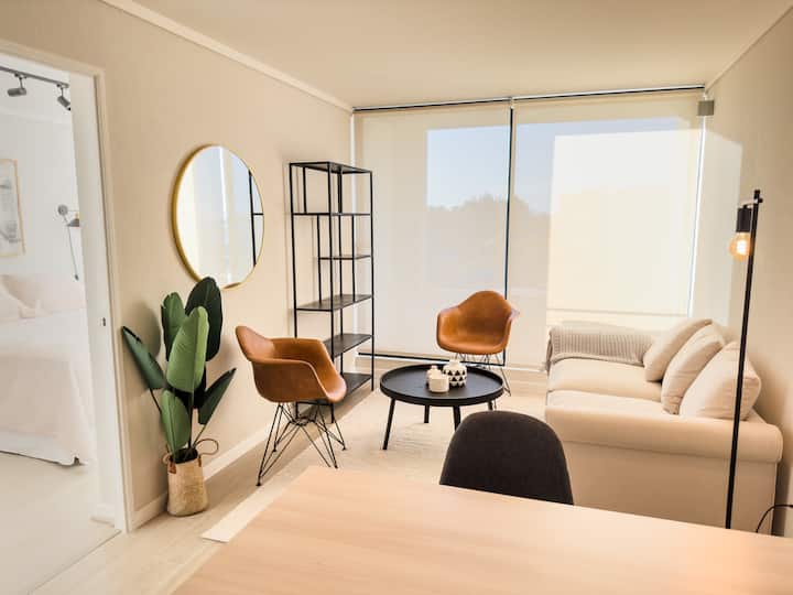 Modern/comfortable/well Equipped - Penco
