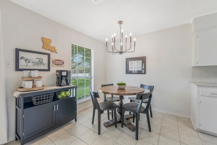 New Listing !
La Bon Vie - Lafayette, LA