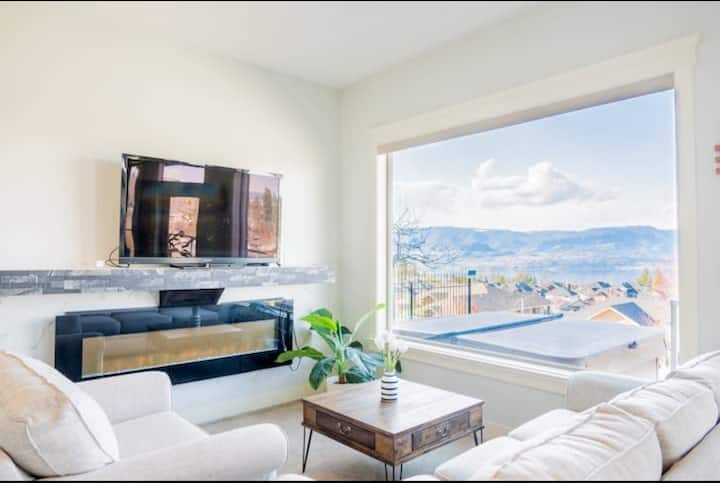 Licenced Lakeview 2-bed 2-bath Entire Suite - Kelowna