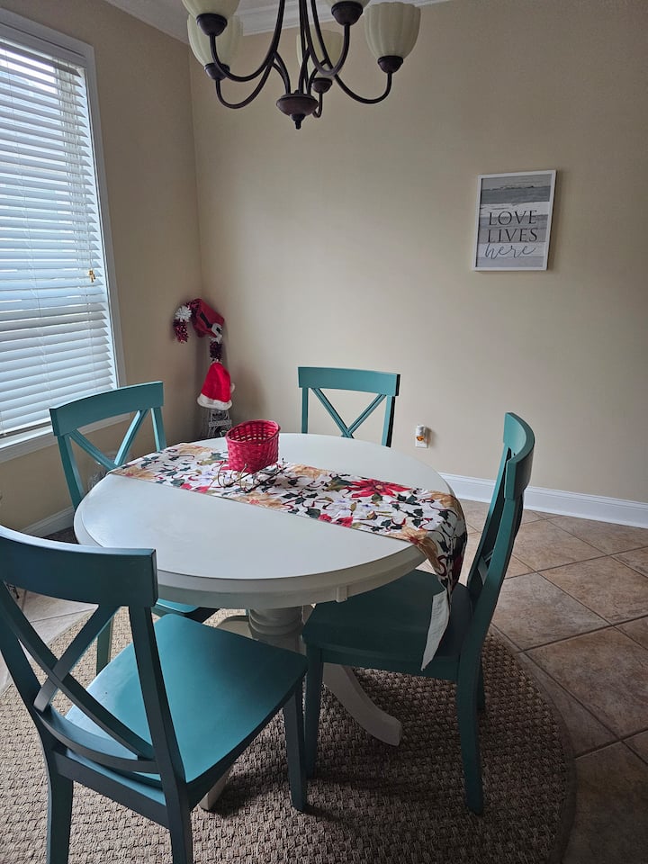 Private Master Bedroom - Kingsland, GA
