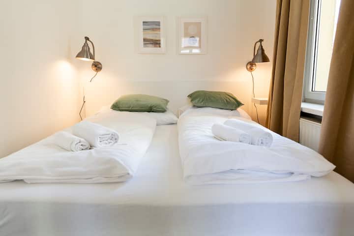 Savoir-vivre In Unserer Zentralen Balkonwohnung - Wien