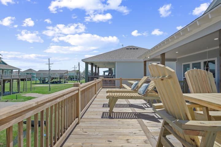Steps To Beach, Luxury Living W 2 Master Suites - Crystal Beach, TX