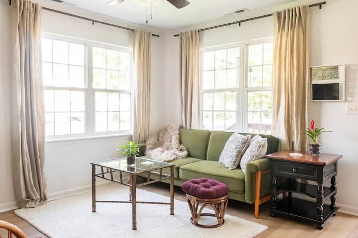 Newly Renovated Cozy Home In Belmont! - Charlottesville, VA