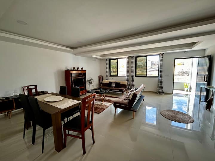 Beachfront Bliss In Praia Baixo – 1min Walk To Sea - 維德角