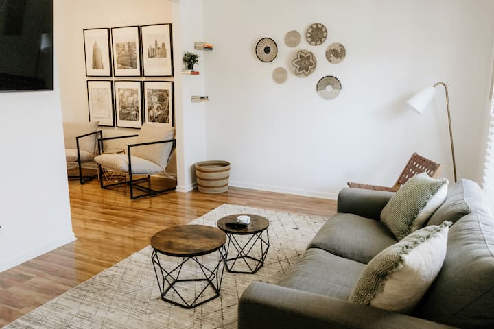 Chic 2 Bedroom/2.5 Bath Townhome - Davidson, NC