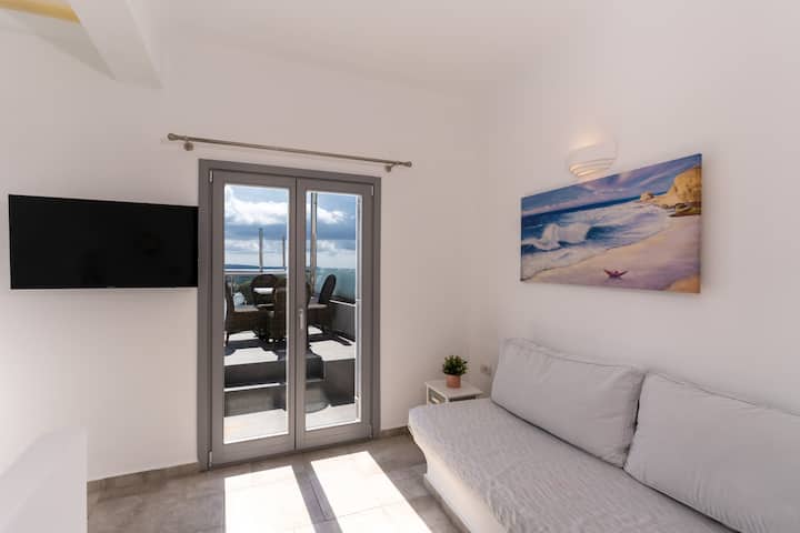 Aqua Suite At Enalion White Suites - Oia