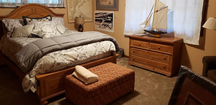 Luxury Home Close To Stadium, Campus Research Park - Ames, IA