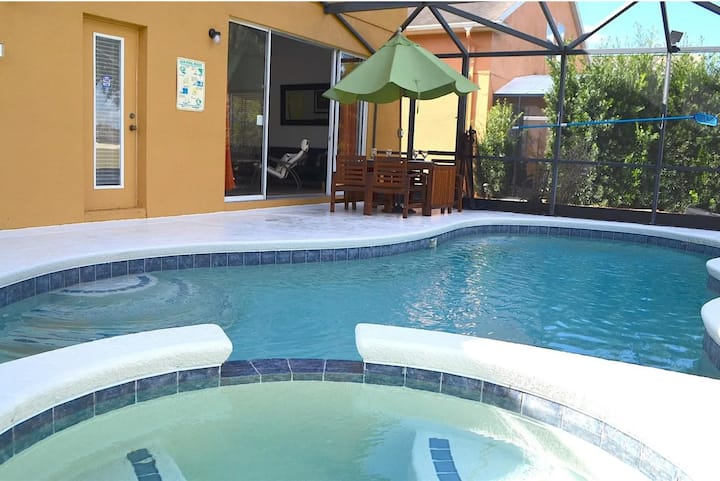 Clara's Vacation Home- 5 Bedroom- Pool/jacuzzi - Davenport, FL