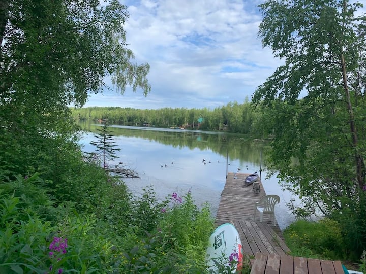 Tranquil Lakeside Retreat - Alaska