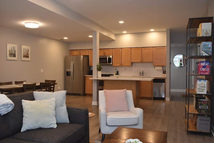 Bosworth Living In Wicker Park - 시카고