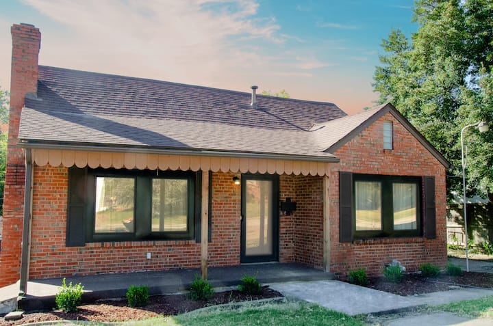 Charming Bungalow | Expo Square - Tulsa, OK
