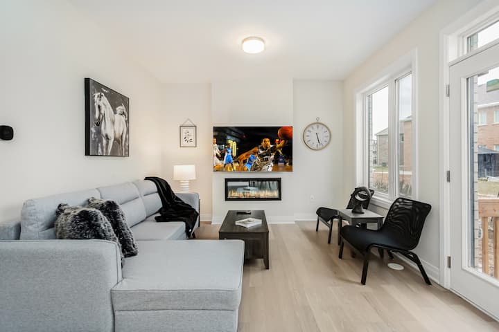 Luxury Home In Oakville - Oakville