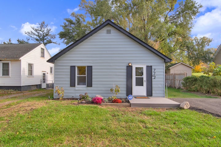2 Bedroom Ranch Is Cute & Cozy! - Auburn Hills, MI