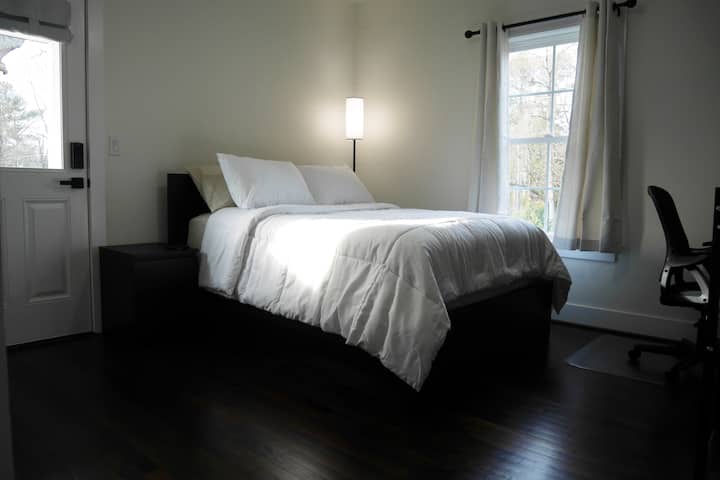 Cozy Suite Near Braves Stadium - Marietta, GA
