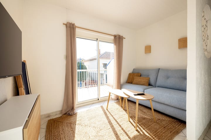 Appartement Cosy Avec Terrasse - à 50m De La Mer - Le Grau-du-Roi
