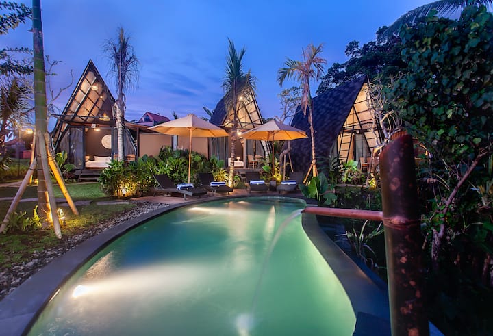 Aesthetic Room And Hammock Delight - Indonesia