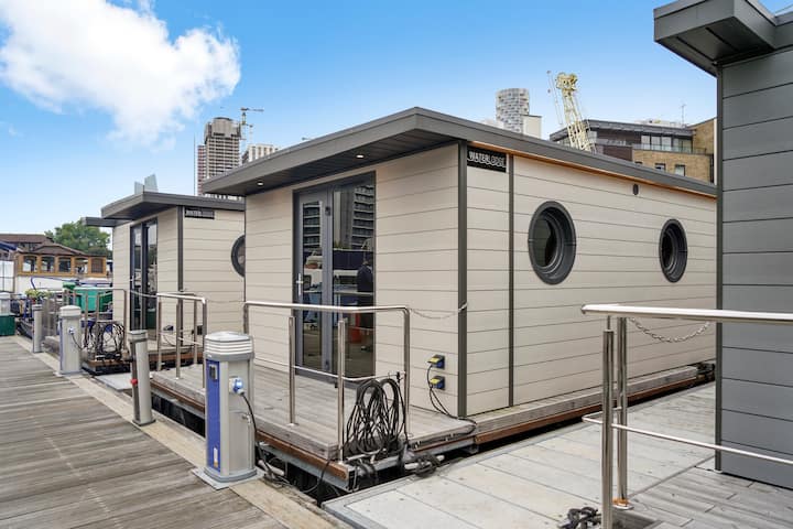 London Water Lodge Retreat – Sleeps 6 - Staffordshire University London - Digital Institute