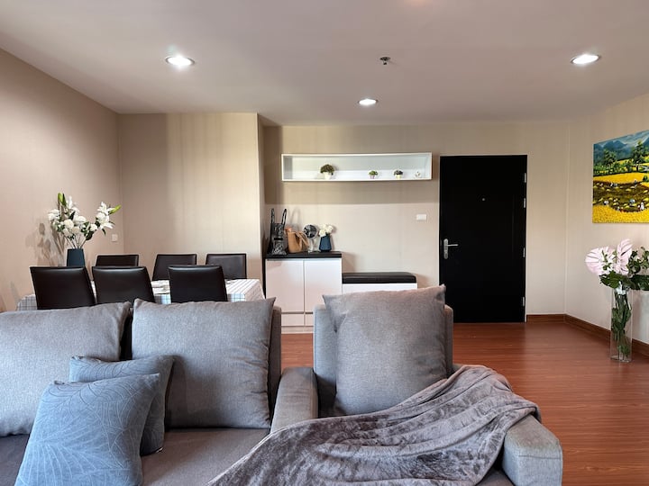 B13-rare 3bd Large Unit Central Bangkok, Rama 9. - Bangkok