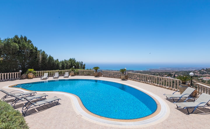 Kamares 5 Bedroom Villa - Paphos