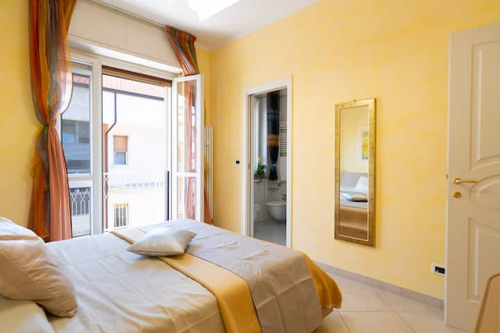 [À 150m De La Mer] Appartement De Trois Pièces. - Loano