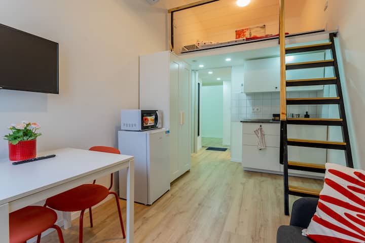 London Inspired Tiny Home @Astoria - Budapest
