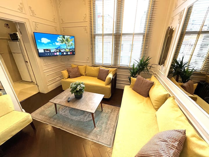 Spacious Taksim House 3+1  Fully A/c - İstanbul