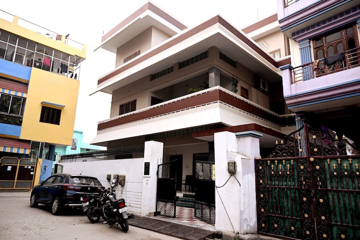 Dharmam Cottage - Varanasi