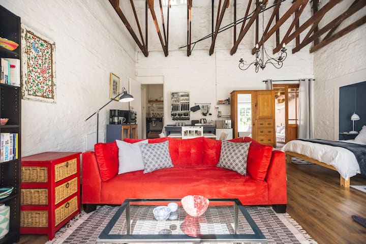 Loft-like Spacious Studio - Ciudad del Cabo
