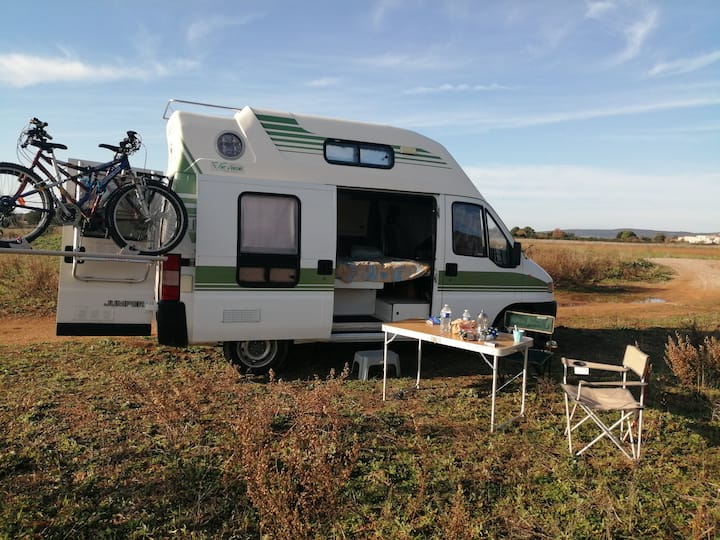 Fourgon Aménagé 4 Places - Pézenas