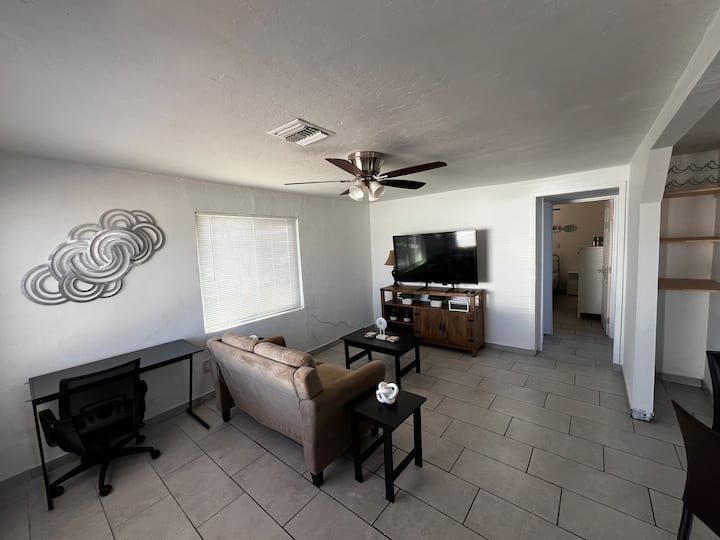 Modern & Cozy Midtown Duplex - Tucson