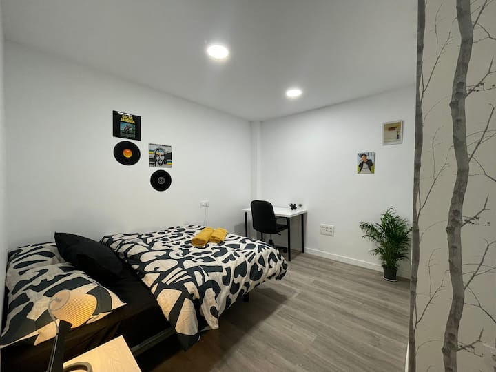 Private Room In Coliving (Room Bilbao) - Las Palmas de Gran Canaria