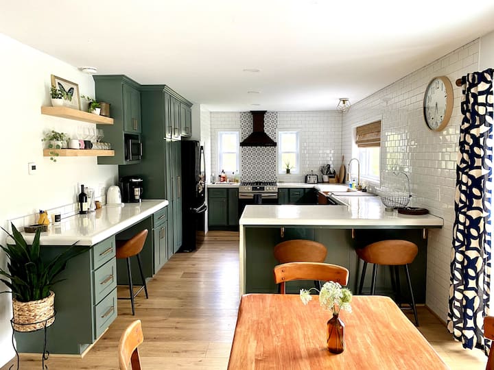 Modern Home Retreat - Salamanca, NY