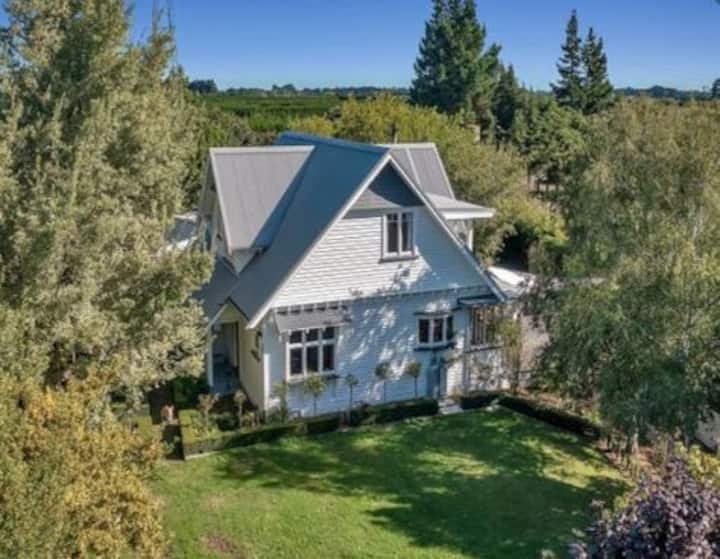 Lovely Character Homestead - West Melton