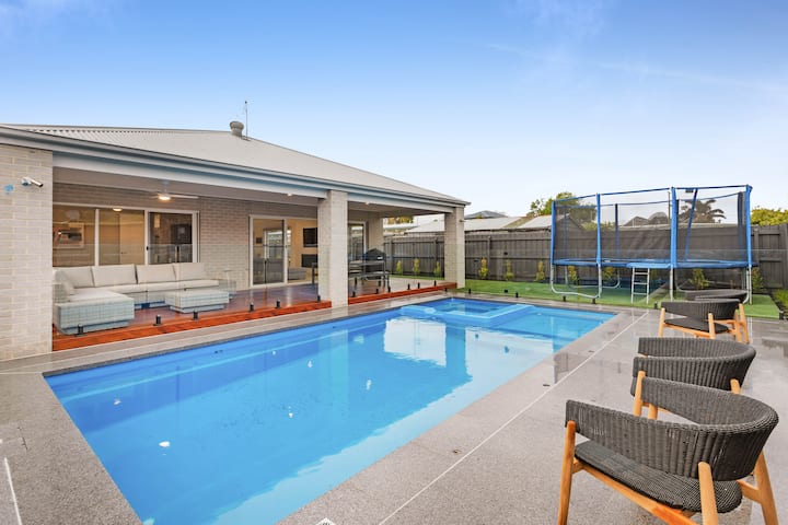 Meadow By The Sea By Ready Set Stay - Rye