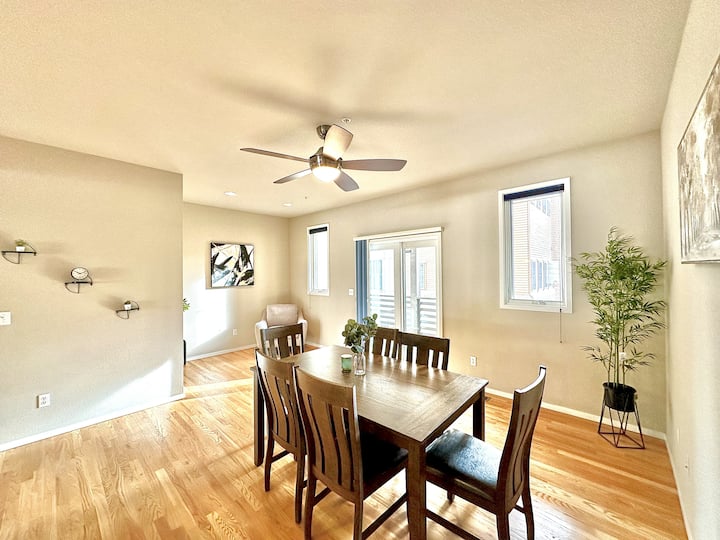 Cozy Retreat In Belmar Mall - Lakewood, CO