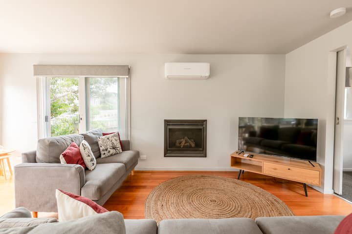 50m From Beach | Pet Friendly |Gas Fireplace | Bbq - Ocean Grove