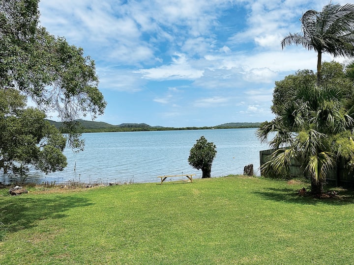 Direct Waterfront! - MacLeay Island