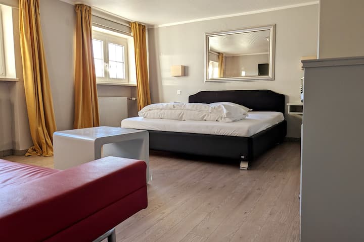 Helles Zimmer Mit Bad Zentral 19 - Düsseldorf